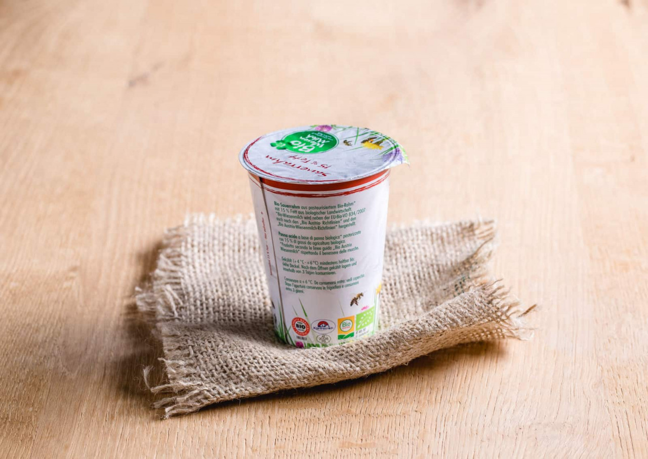 Bio Sauerrahm online bestellen | vomfeld.at